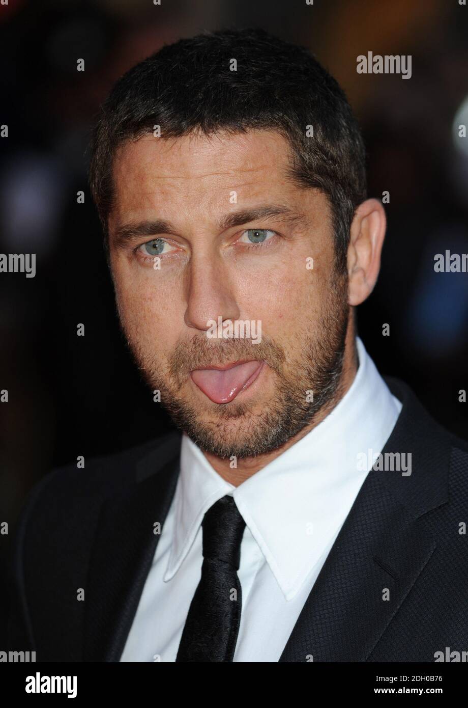 Gerard Butler arriving at the World Premiere of RocknRolla, Odeon West ...