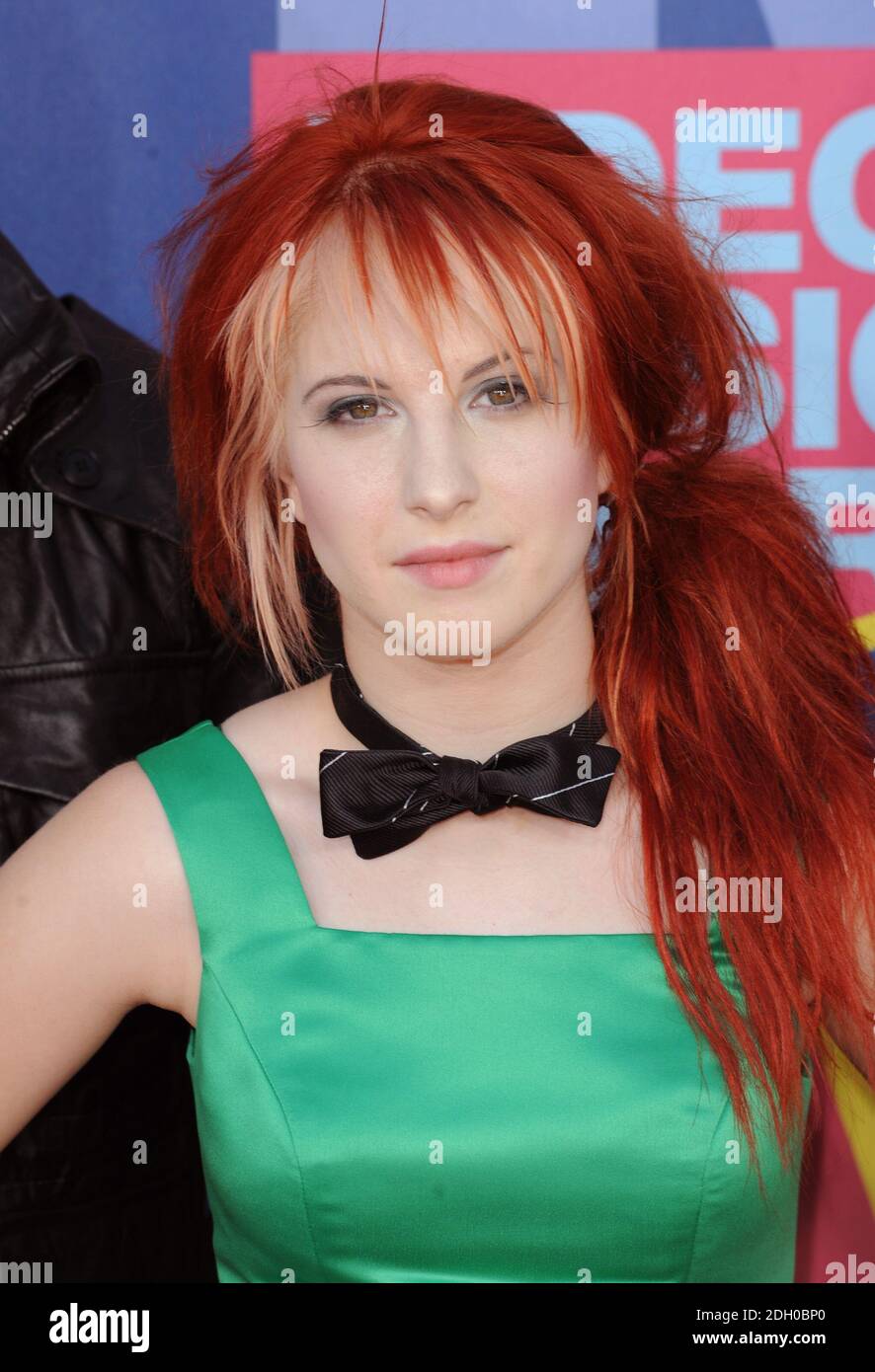 Paramore arrives for the 2008 MTV Video Music Awards at Paramount ...