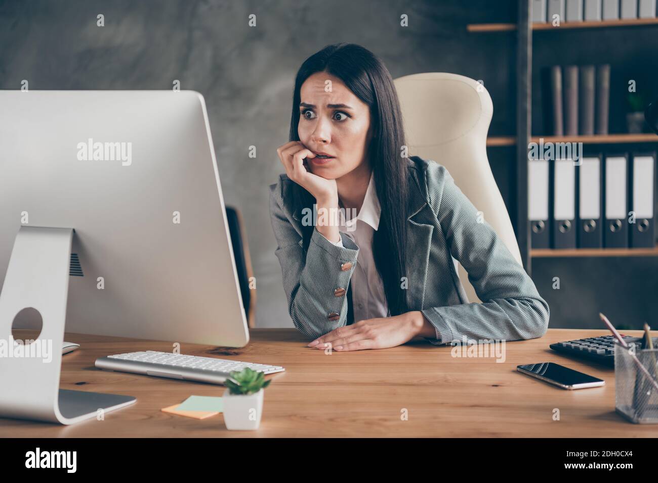 Shocked frustrated girl agent work remote look screen computer pc read ...