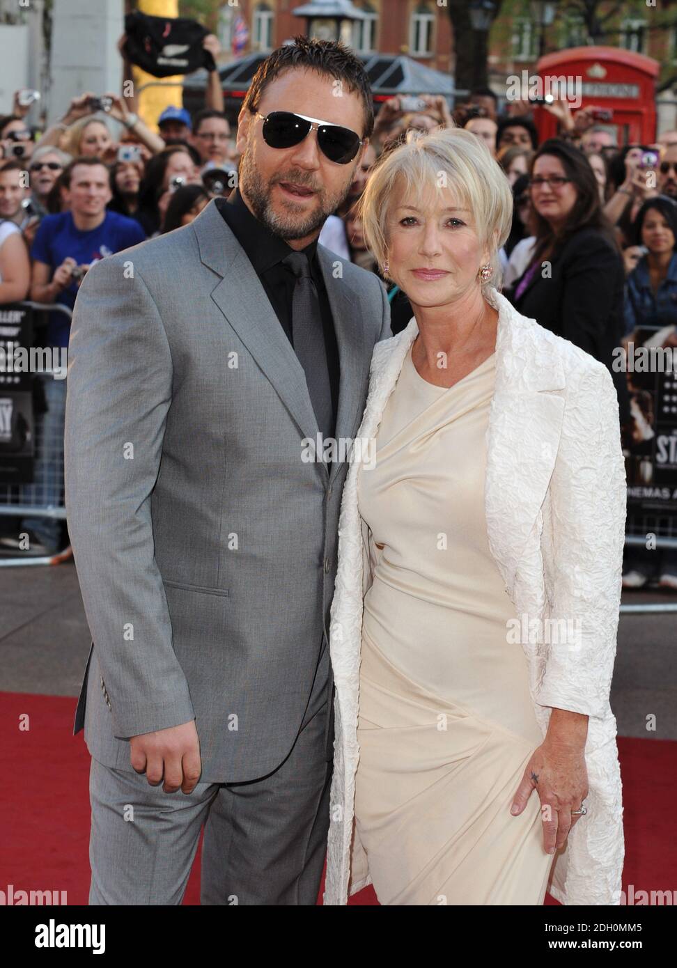 Russell Crowe and Helen Mirren arrive at the 'State of Play' World ...