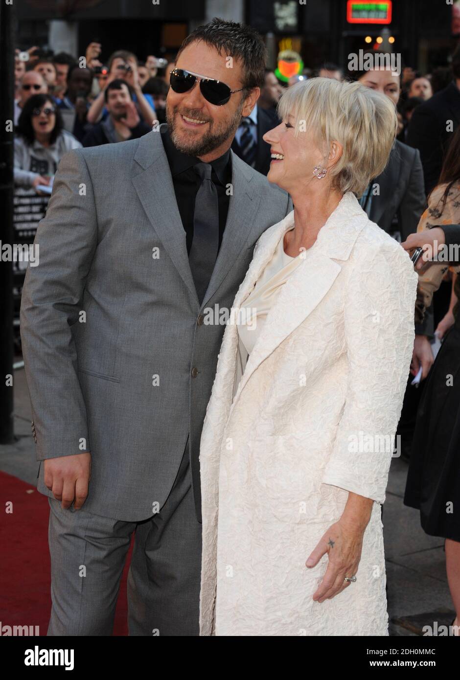 Russell Crowe and Helen Mirren arrive at the 'State of Play' World ...