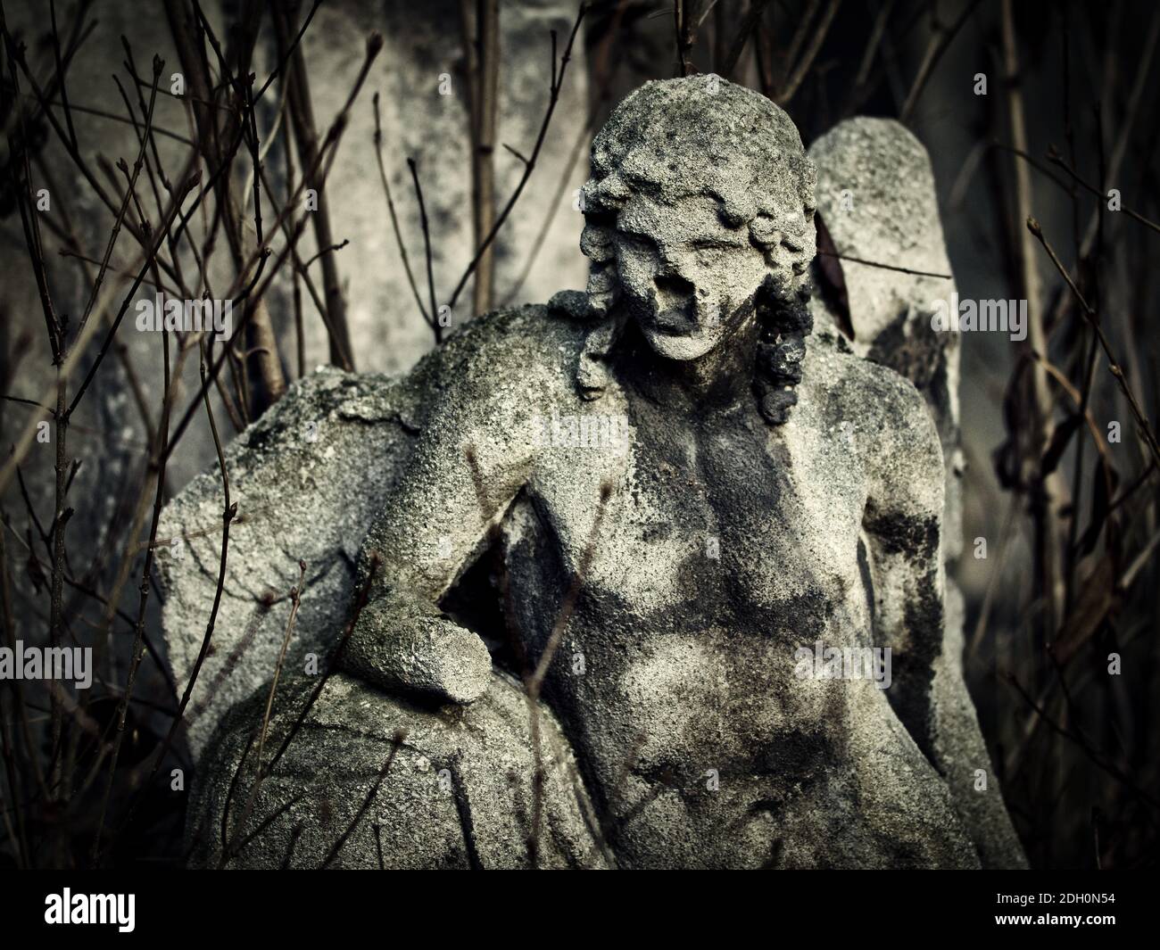 Damaged sculpture hi-res stock photography and images - Alamy