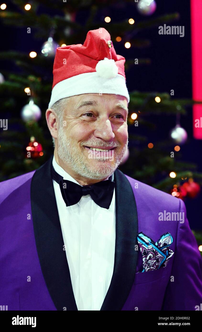 Rheinau, Germany. 09th Dec, 2020. The singer Marc Marshall is ...