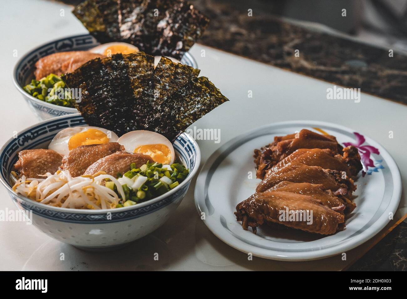 Cook ramen hi-res stock photography and images - Alamy