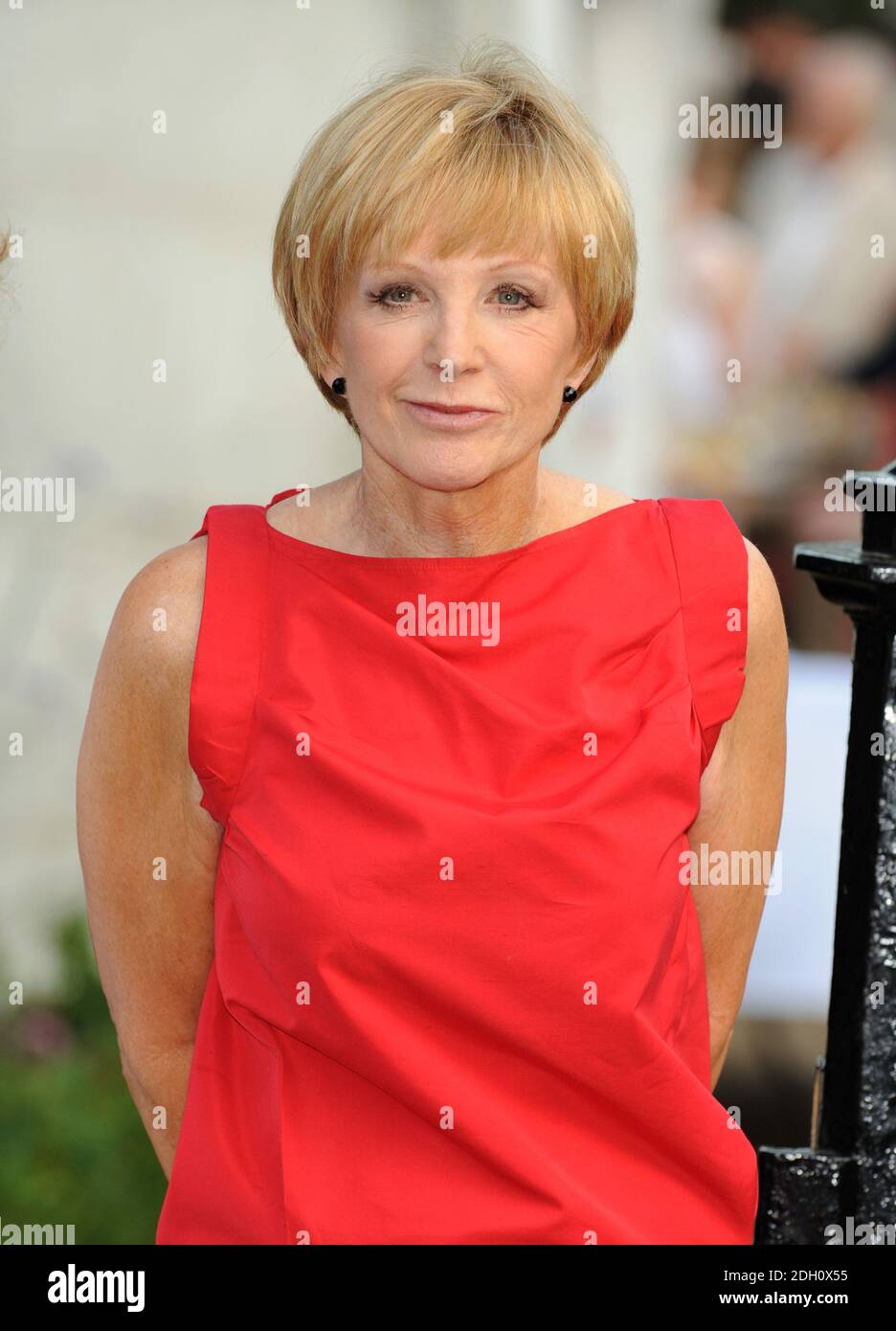 Anne Robinson arriving at the Sir David Frost Summer Garden Party 2009 ...