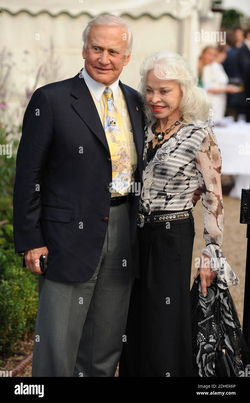Buzz aldrin and wife lois hi-res stock photography and images - Alamy