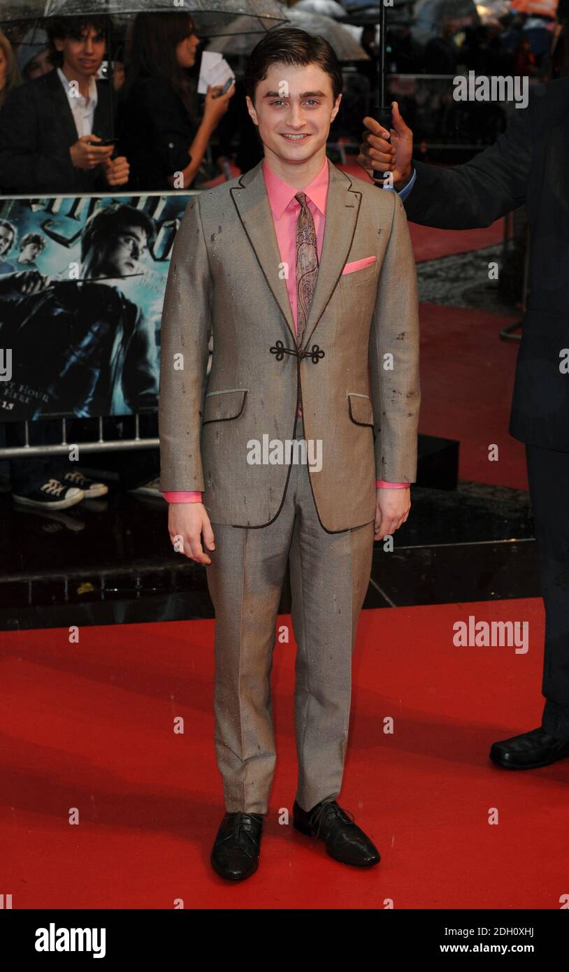 Daniel Radcliffe arrives for the world premiere of Harry Potter and the ...