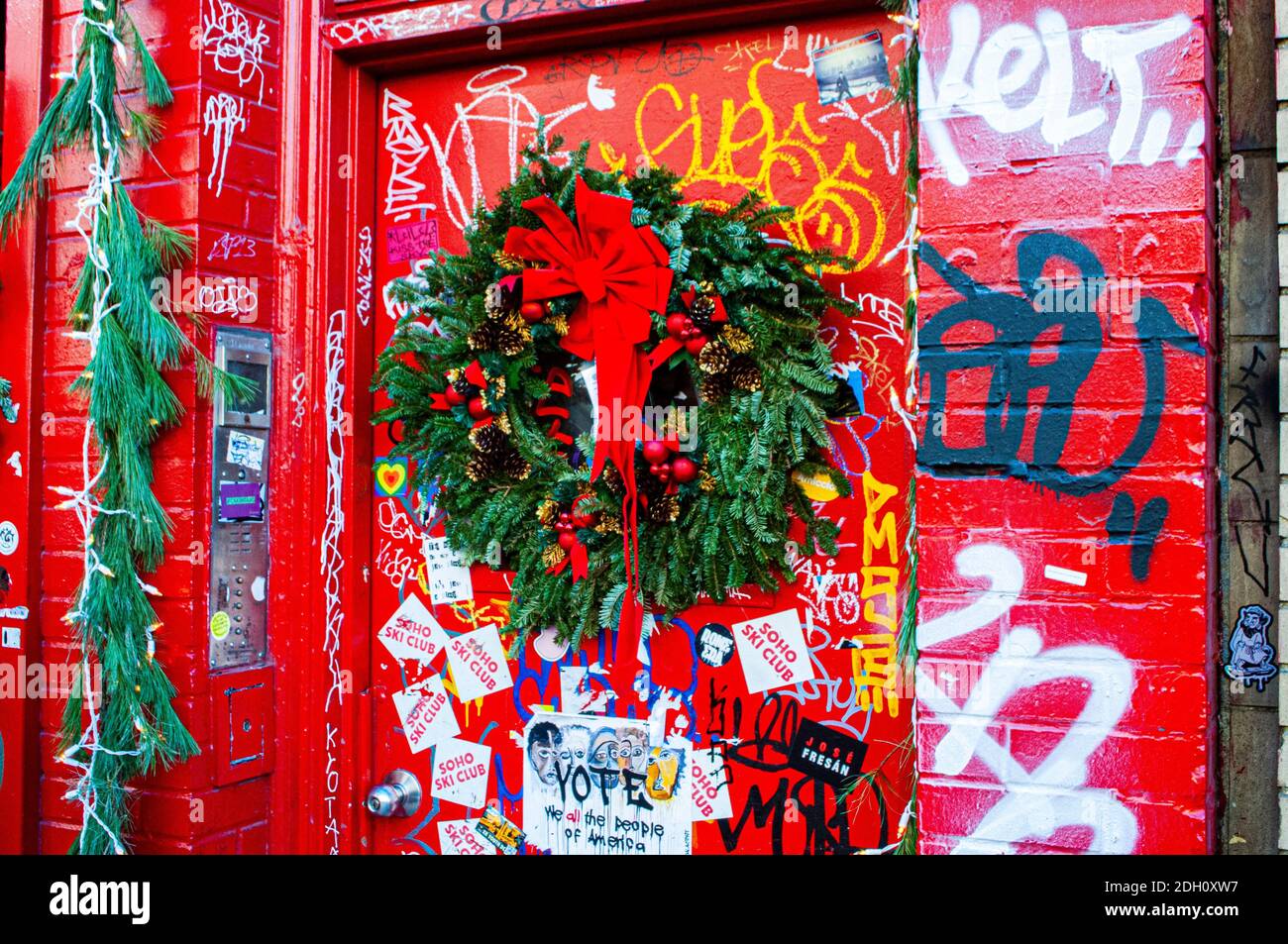 Christmas graffiti hi-res stock photography and images - Alamy