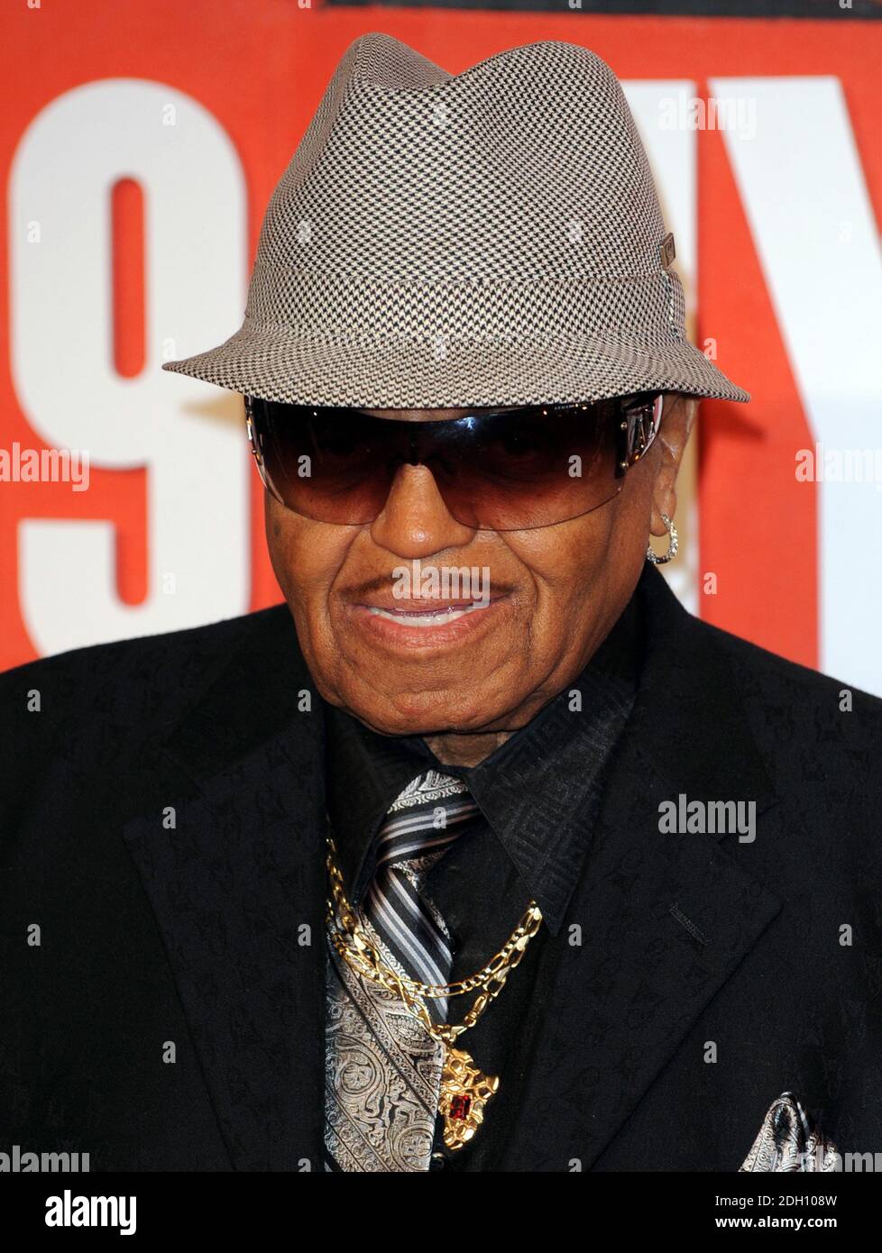 Joe Jackson arriving at the MTV VIdeo Music Awards 2009, Radio City ...