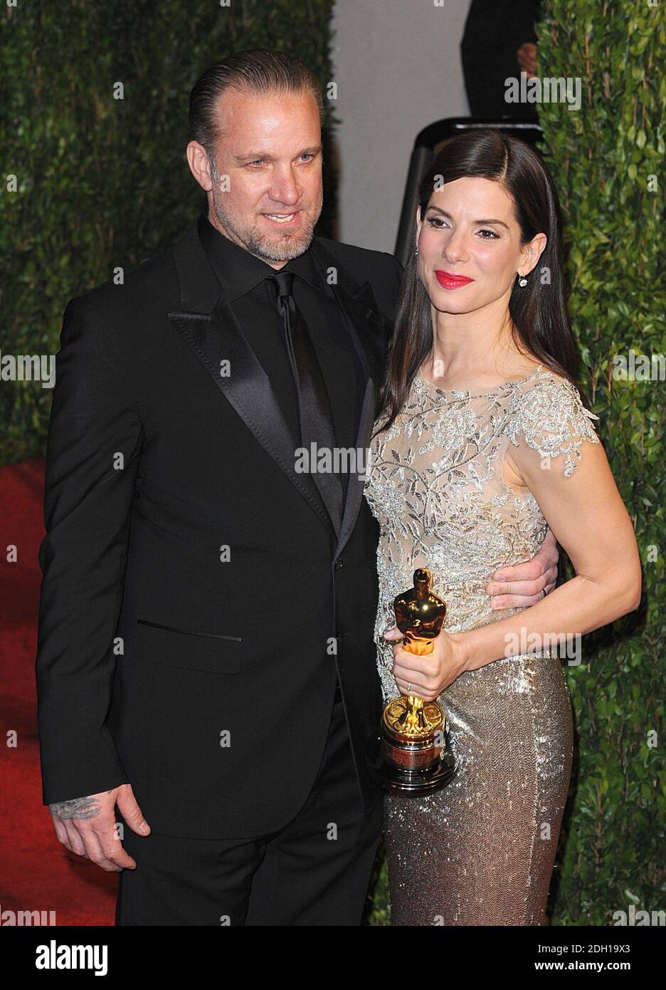 Actress Sandra Bullock and husband Jesse James arriving at the Vanity ...