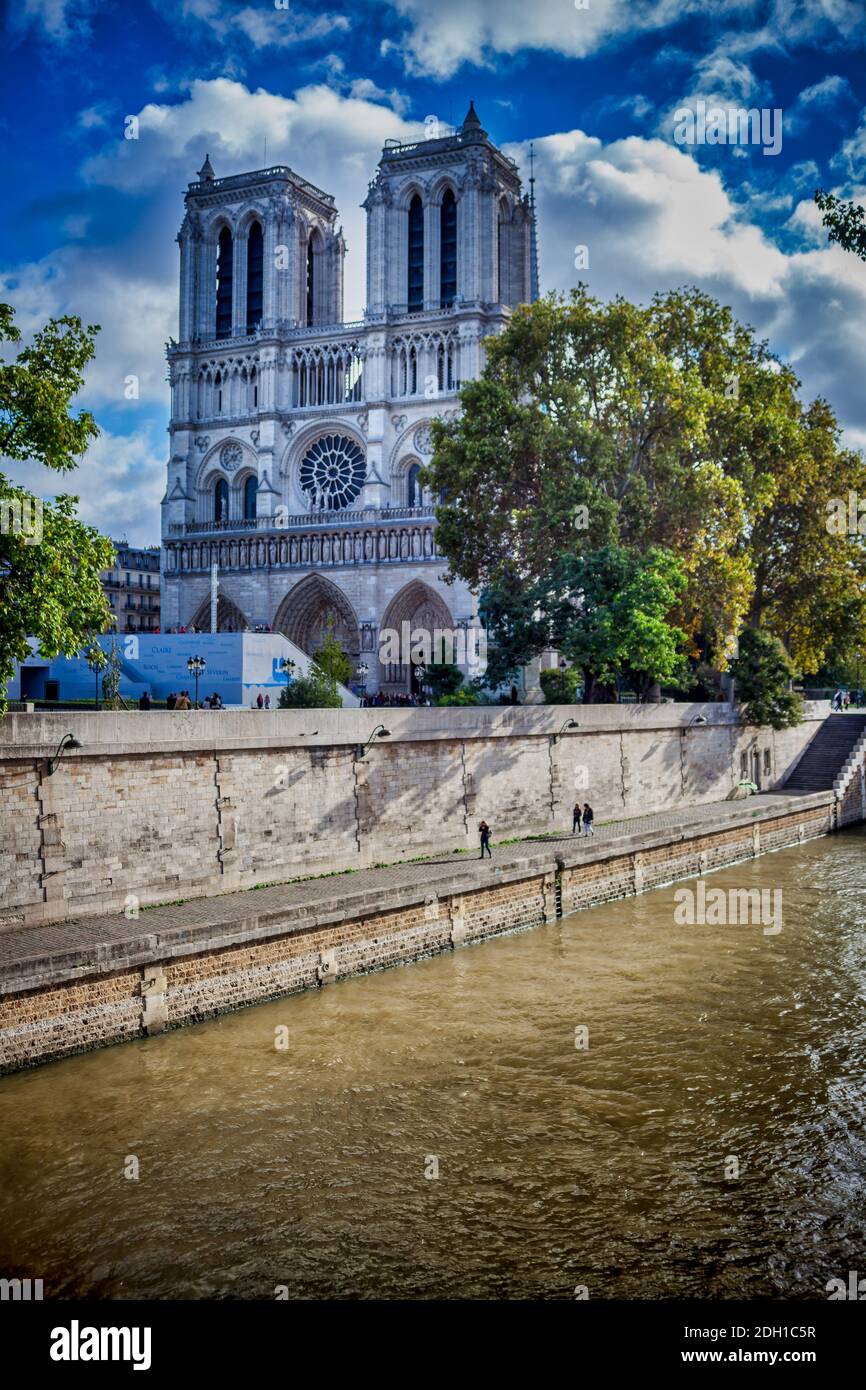 Paris seine river area hi-res stock photography and images - Alamy