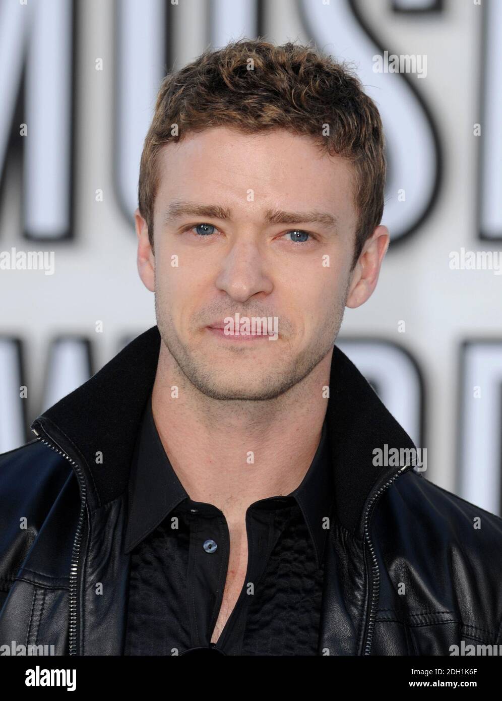 Justin timberlake arriving at the mtv video music awards 2010 hi-res ...