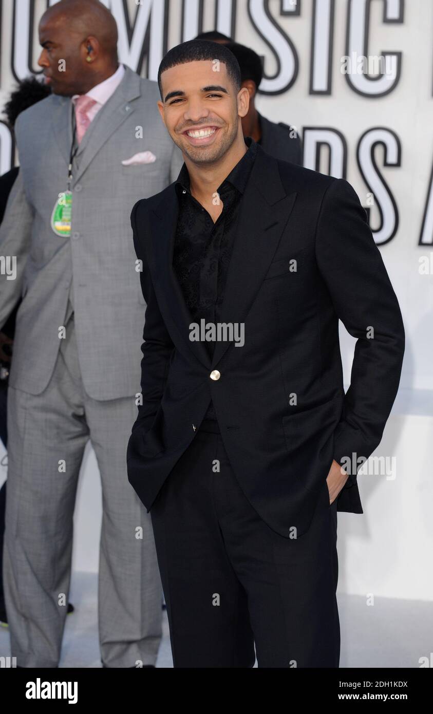 Drake arriving at the mtv video music awards 2010 hi-res stock ...