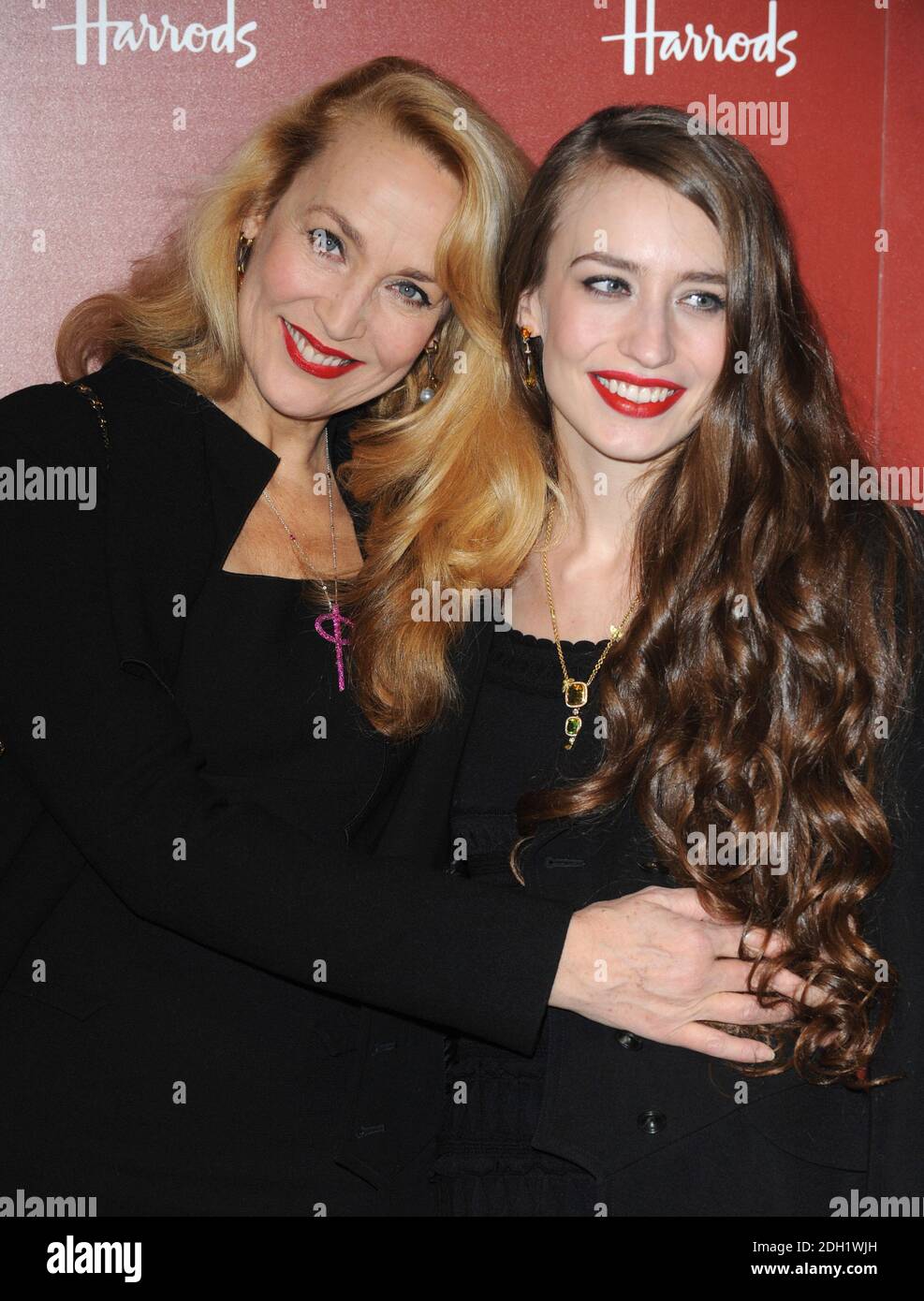 Elizabeth jagger and jerry hall hi-res stock photography and images - Alamy