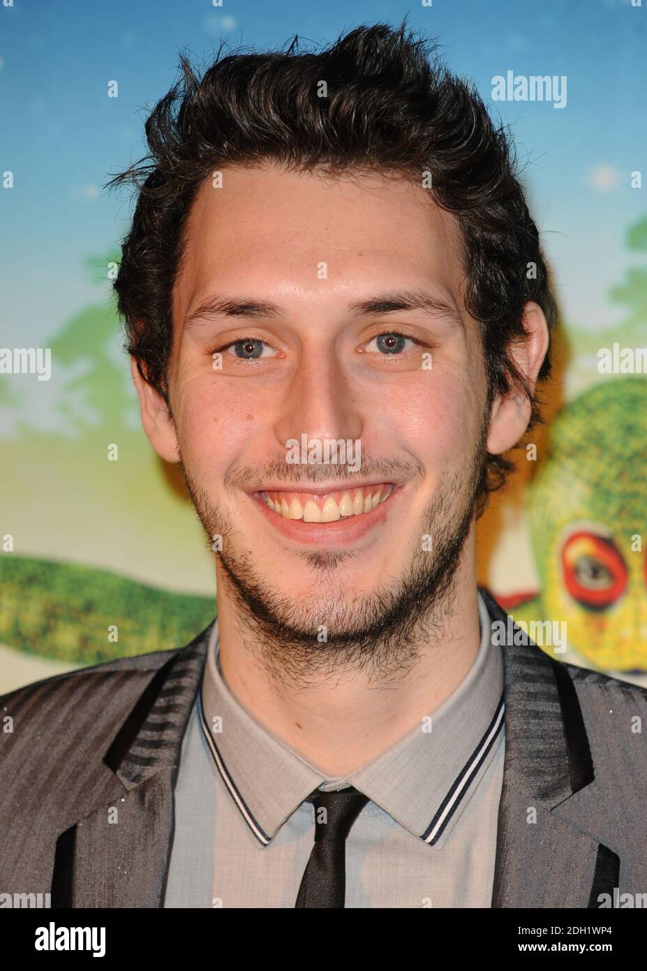 Blake Harrison arrives at the premiere of Totem from Cirque du Soleil ...