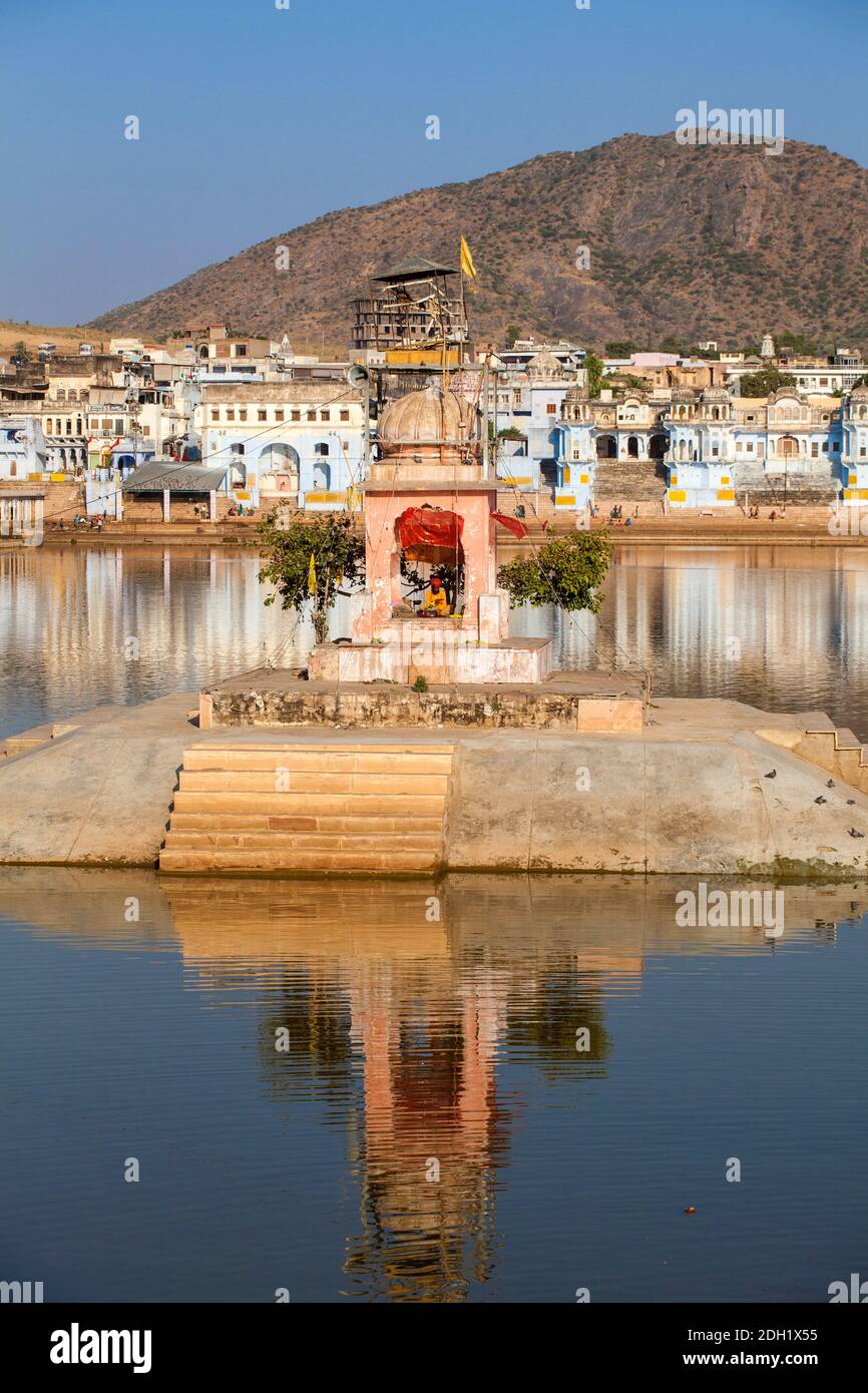 India, Rajasthan., Pushkar, Pushkar Lake and bathing ghats Stock Photo ...