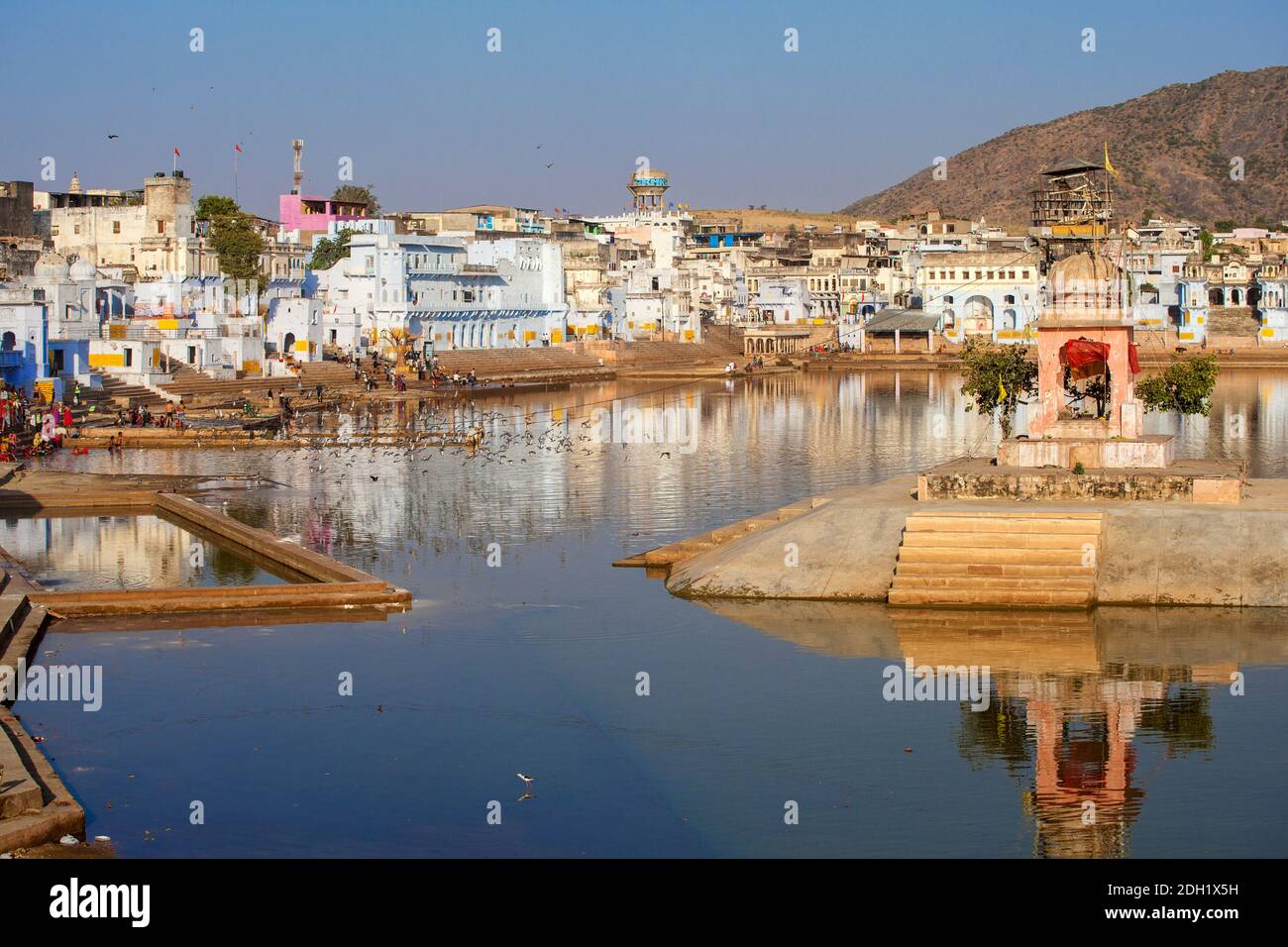 India, Rajasthan., Pushkar, Pushkar Lake and bathing ghats Stock Photo ...