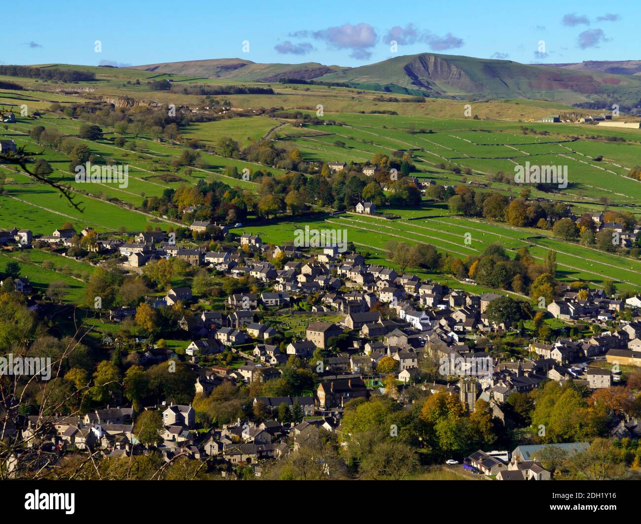 Uk village fields hi-res stock photography and images - Alamy
