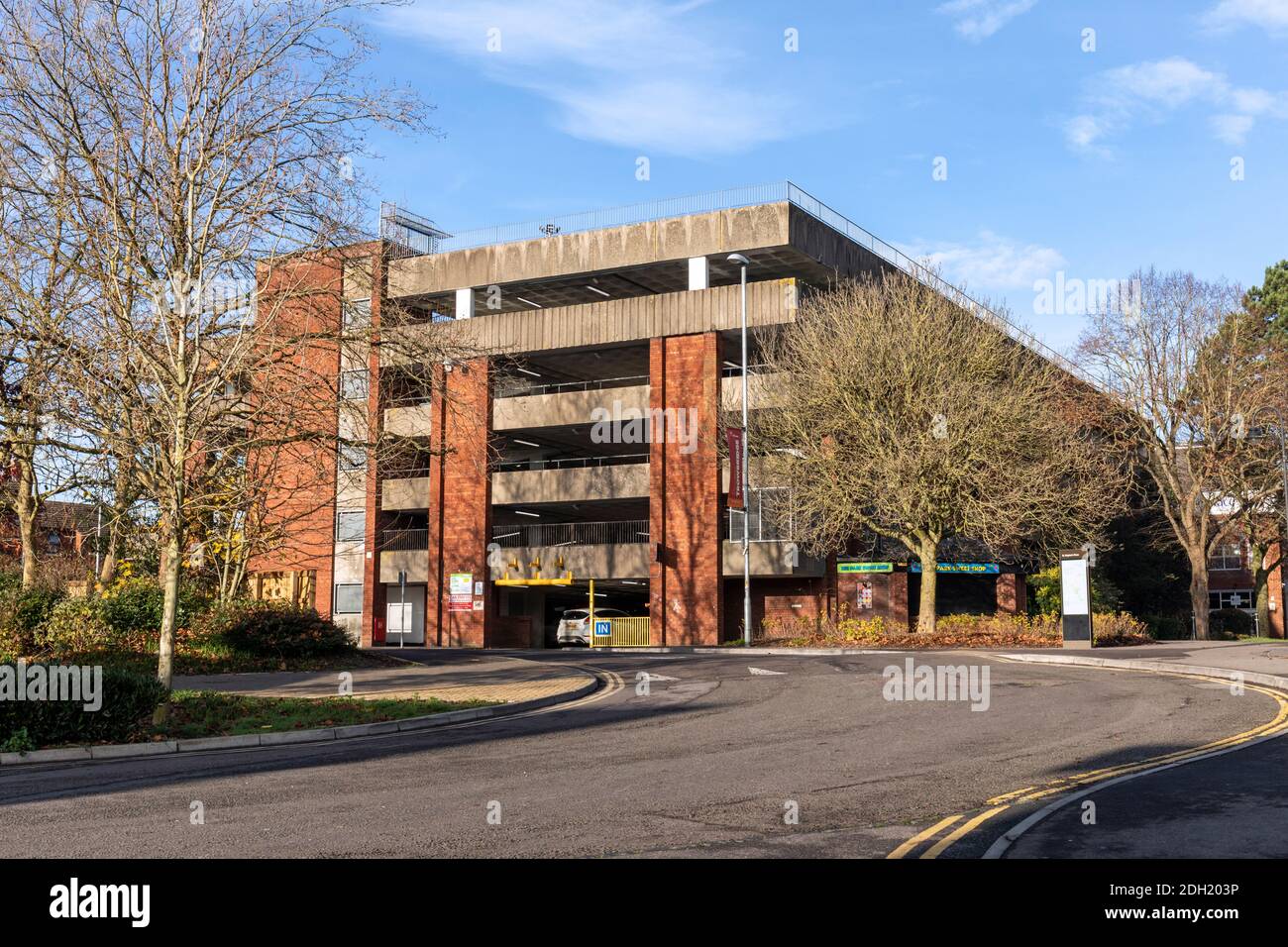 Multi storey car park uk hi-res stock photography and images - Alamy