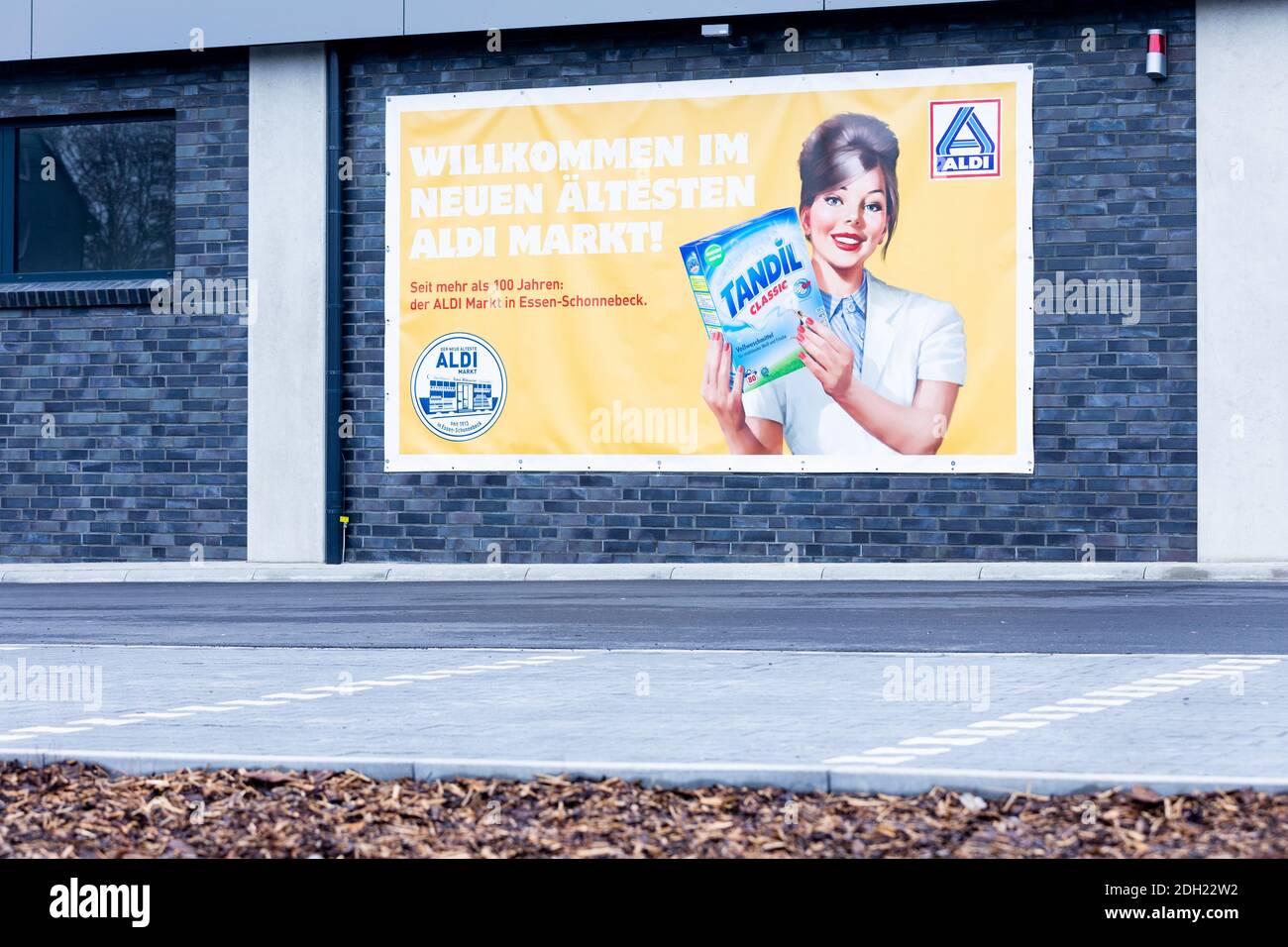 09 December 2020, North Rhine-Westphalia, Essen: An advertising poster ...