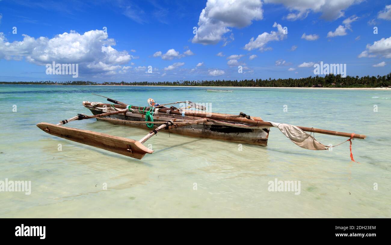Boat on the beach of Zanzibar Stock Photo - Alamy