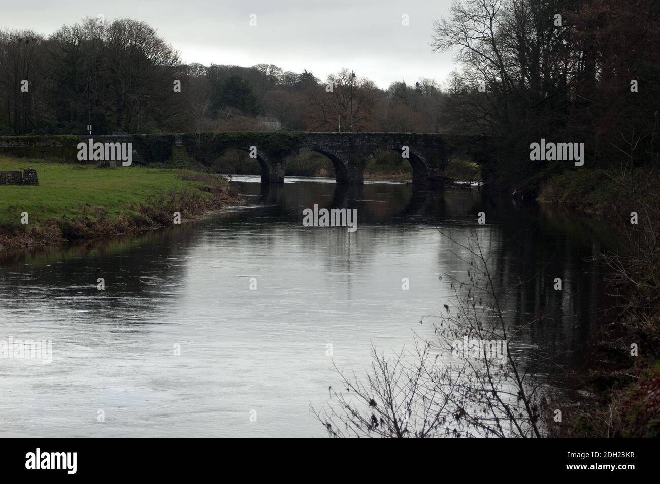 River Slaney flows under the bridge at Bunclody, County Wexford ...