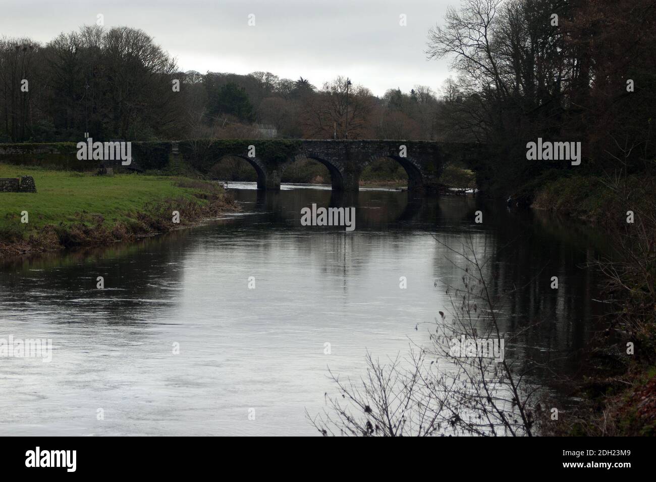 River Slaney flows under the bridge at Bunclody, County Wexford ...