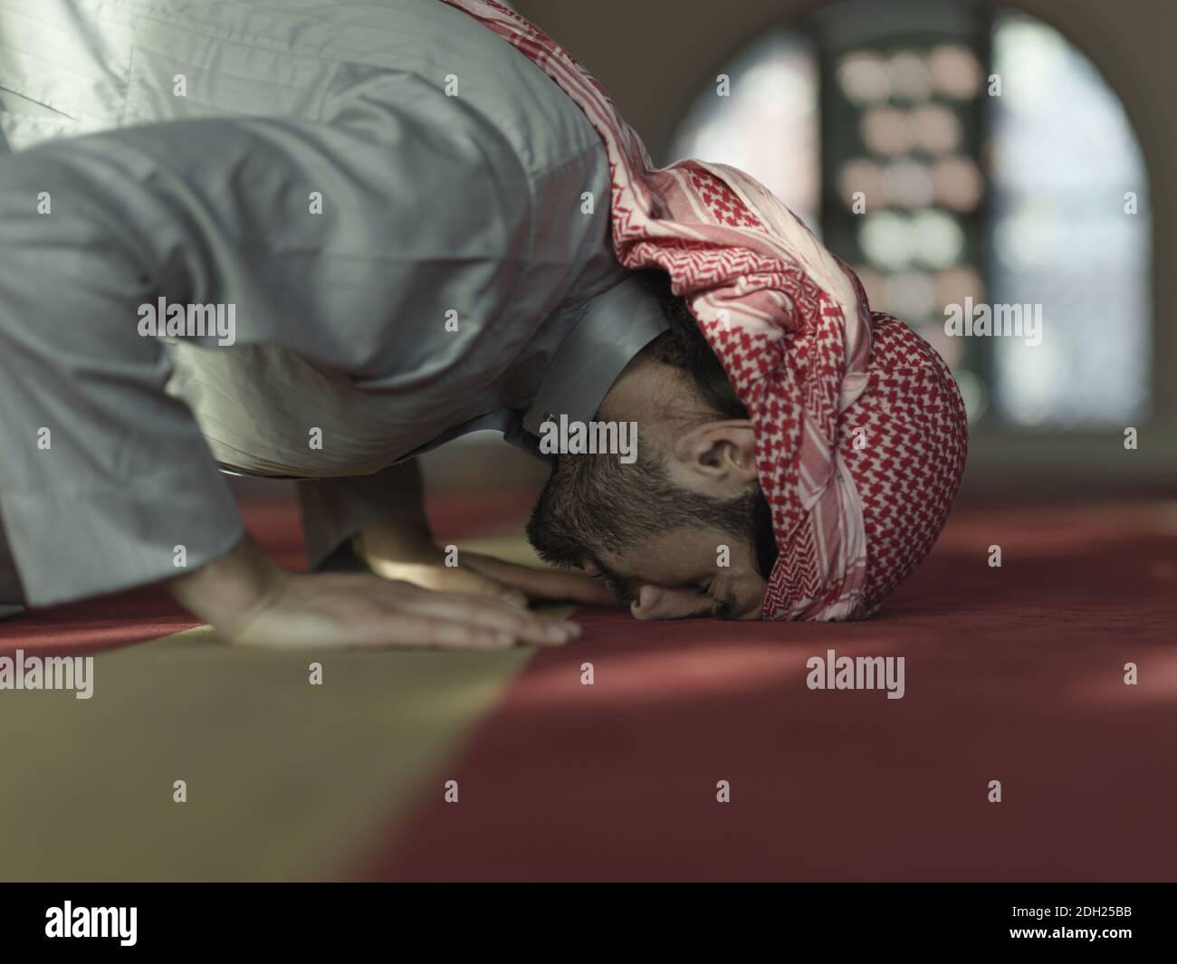 Muslim prayer inside the mosque Stock Photo - Alamy