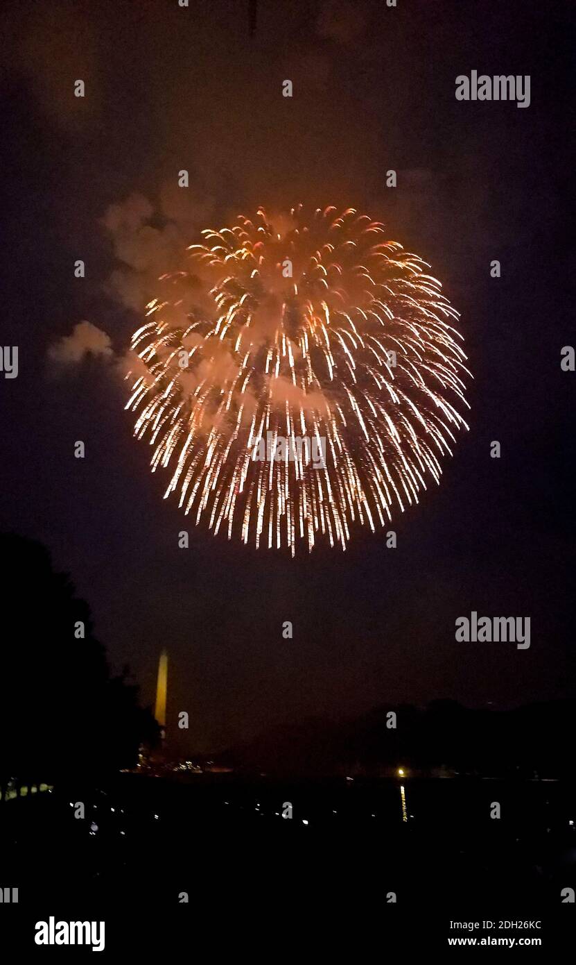 Washington dc summer fireworks hi-res stock photography and images - Alamy