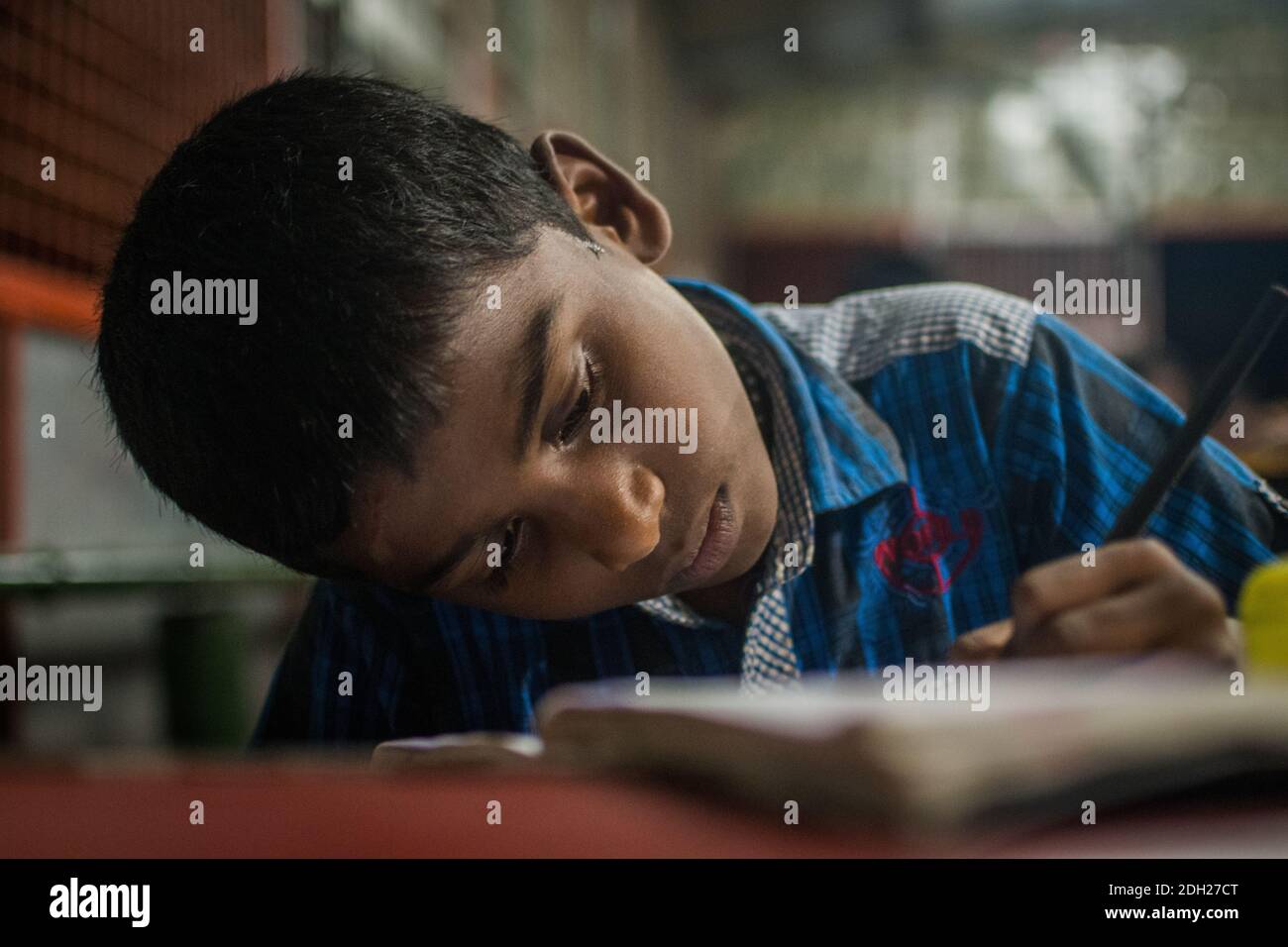 Children with limited resources in India rely on the informal education ...