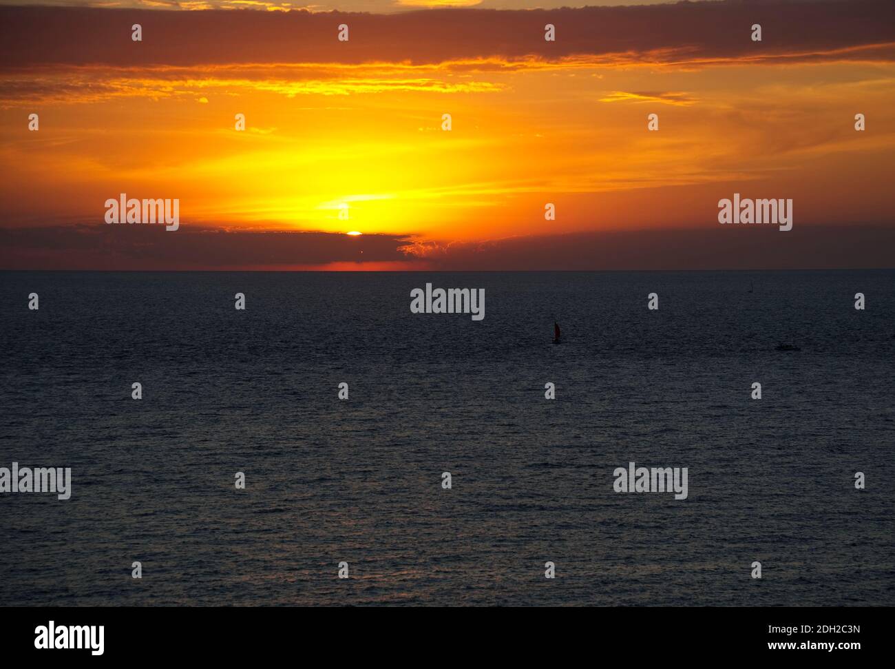 Amazingly beautiful southern sunset on the Black Sea Stock Photo - Alamy