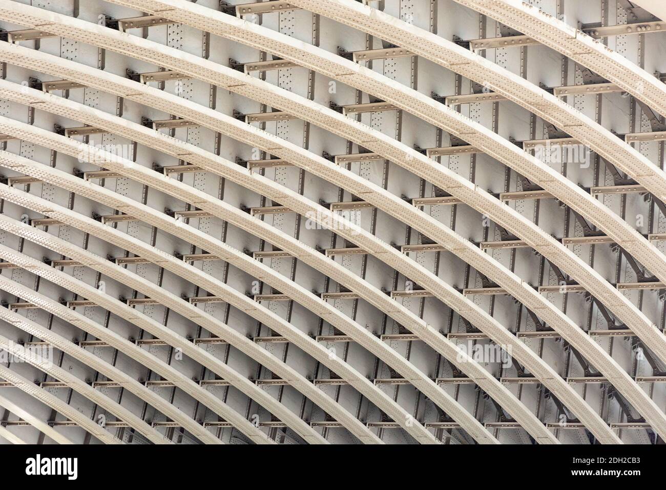 Under the arches of london bridge hi-res stock photography and images ...