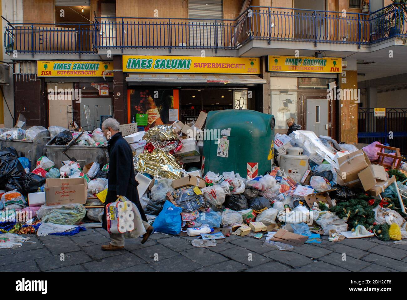 Naples, Italy: Waste Crisis. © Andrea Sabbadini Stock Photo - Alamy