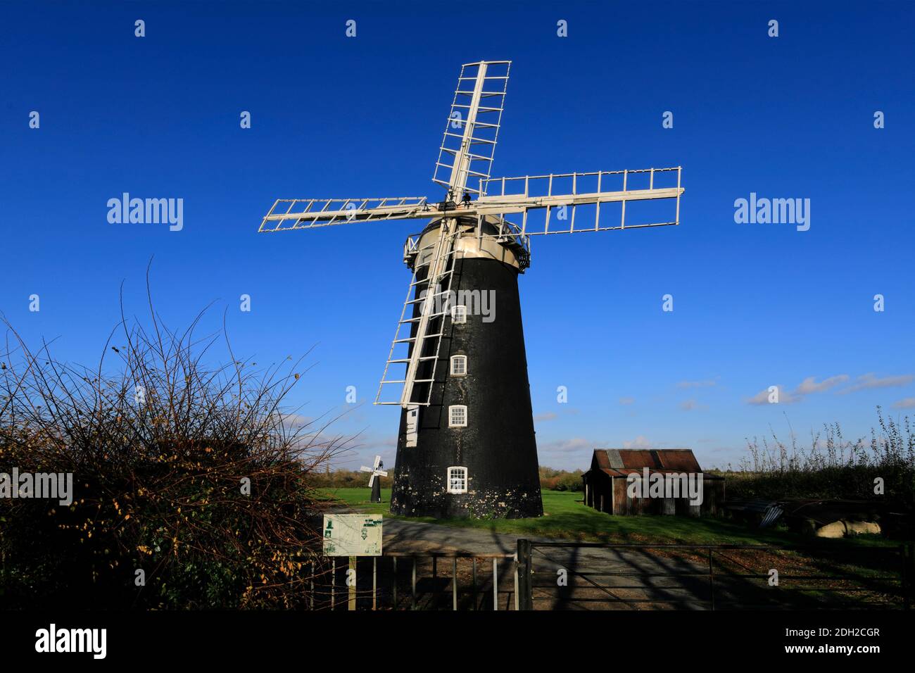 English windmills mill mills hi-res stock photography and images - Alamy