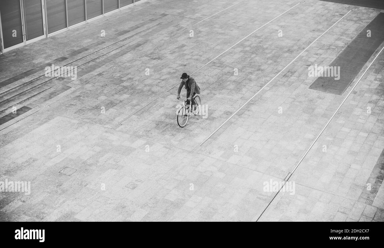 Business man bicycle Black and White Stock Photos & Images - Alamy
