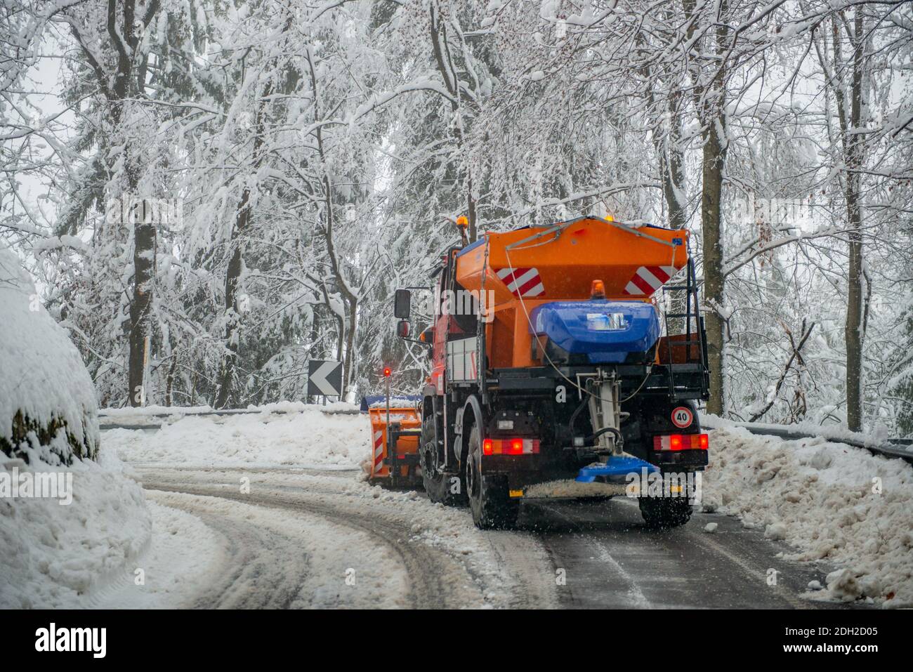 Road clearing service hi-res stock photography and images - Alamy