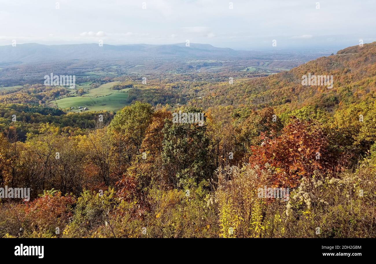 Colorful tree covered appalachian mountains hi-res stock photography ...