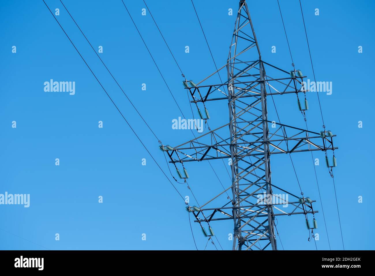 Line towers hi-res stock photography and images - Alamy