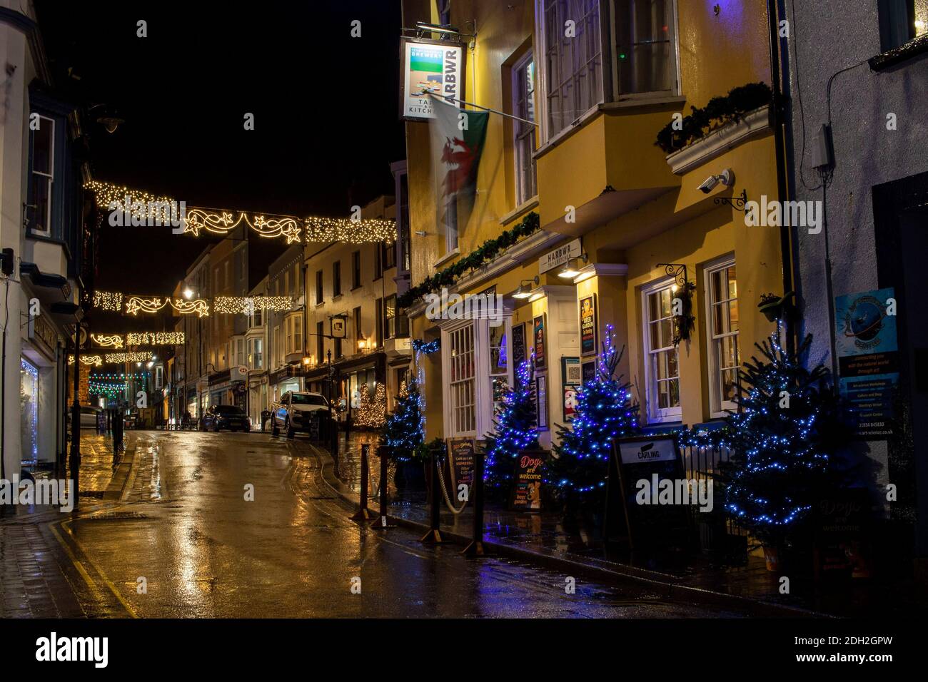 Tenby, Wales, UK. 9th Dec, 2020. A view of the Harbwr, Tenby. Lewis ...