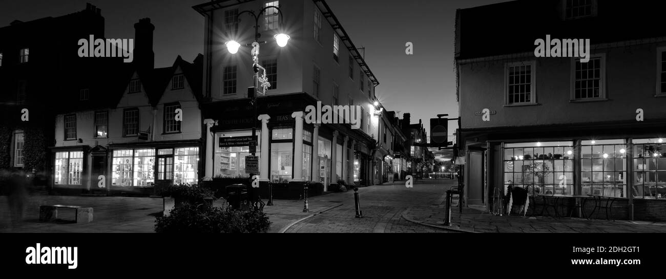 Dusk colours, Bury St Edmunds City centre, Suffolk County, England ...