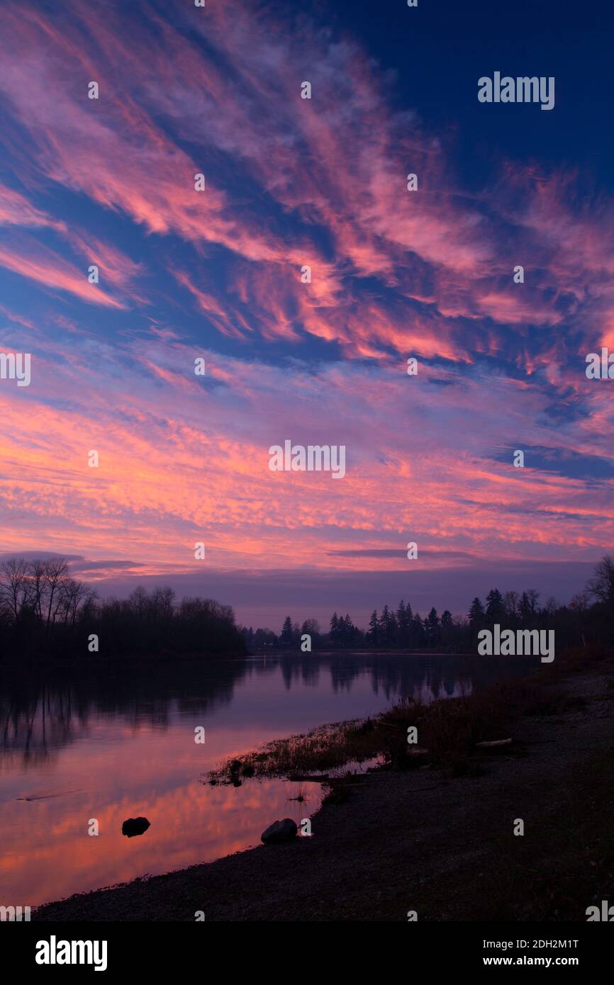 Willamette River sunset, Sunset Park, Keizer, Oregon Stock Photo - Alamy