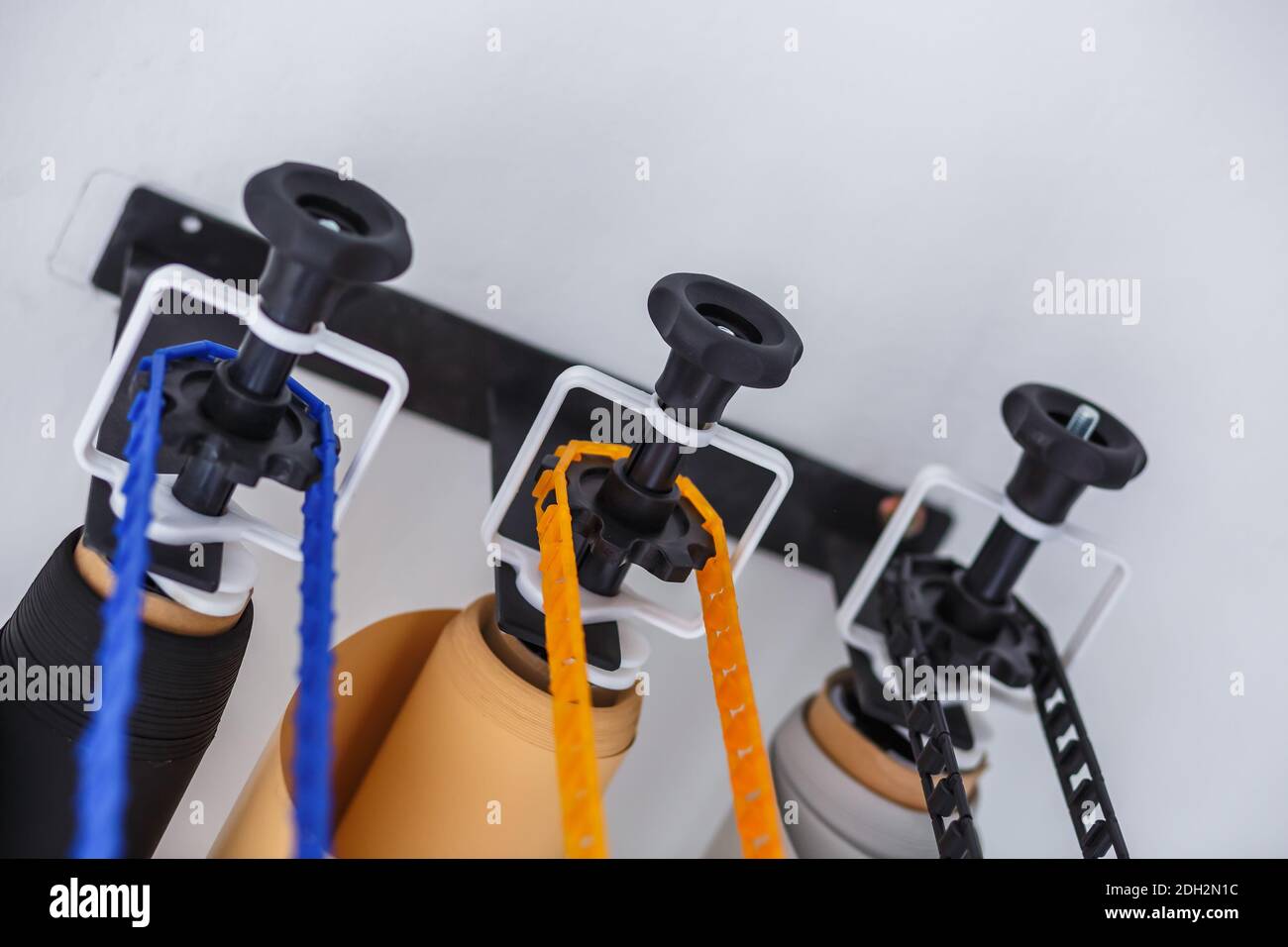 mounting manual support system for photo backdrops in modern studio ...