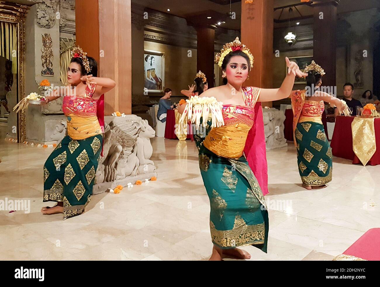 UBUD, BALI, INDONESIA - MAY 11, 2017: Dancers in traditional Balinese ...