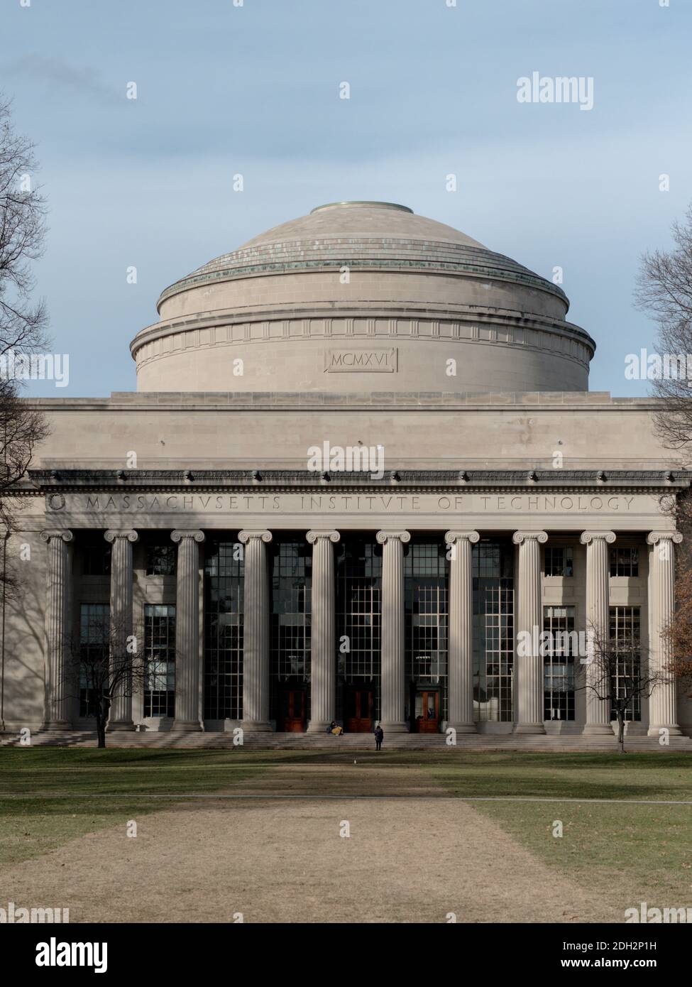 Vertical campus building hi-res stock photography and images - Alamy