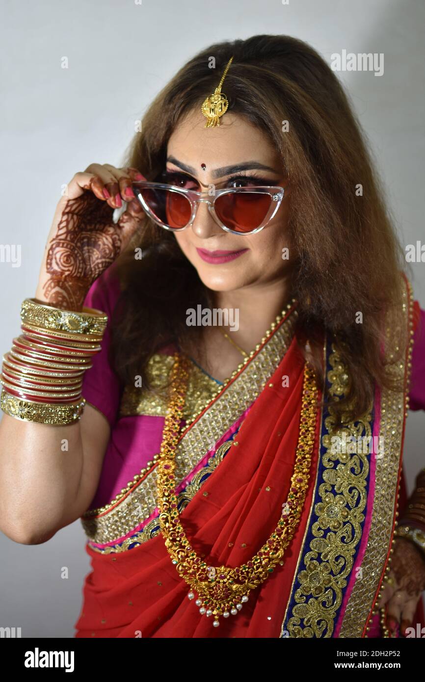 Bengali woman looking saree hi-res stock photography and images - Alamy