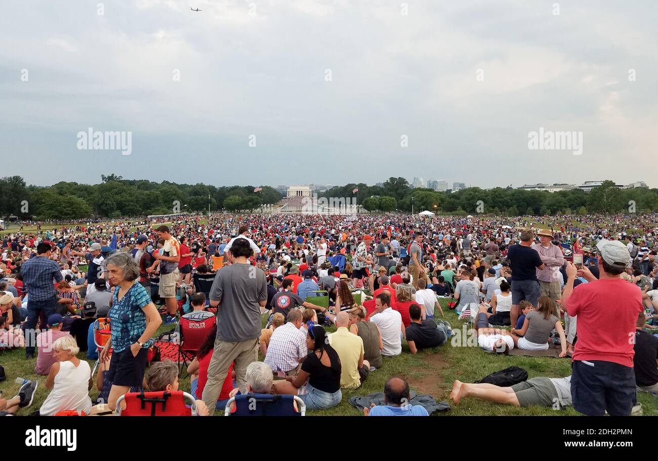 Washington dc summer fireworks hi-res stock photography and images - Alamy