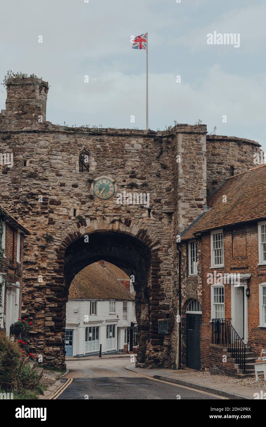 Landgate arch rye hi-res stock photography and images - Alamy