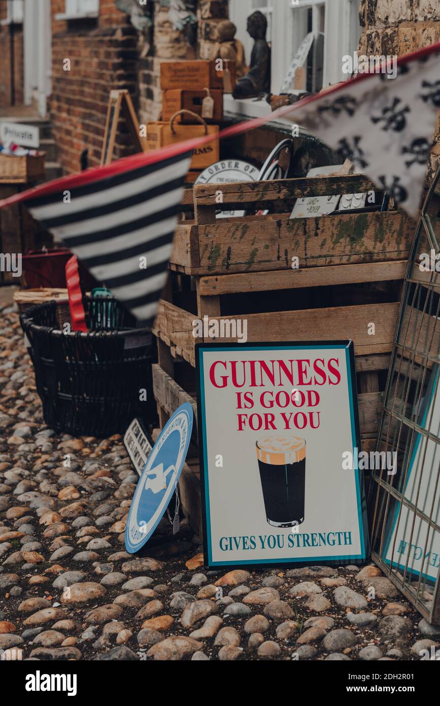 Guinness poster hi-res stock photography and images - Alamy