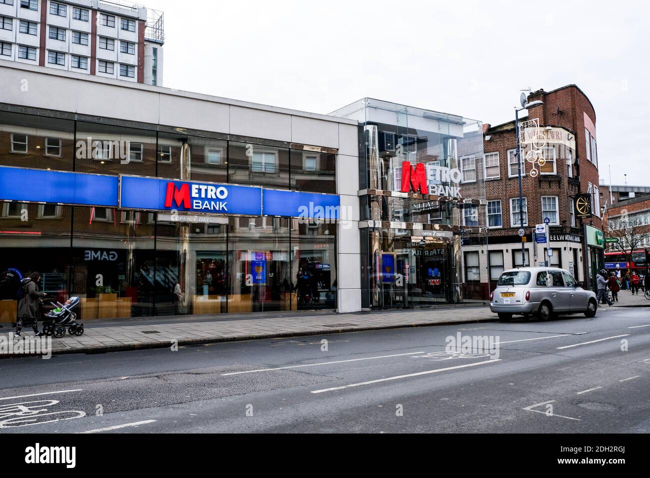 High street metro bank hi-res stock photography and images - Alamy