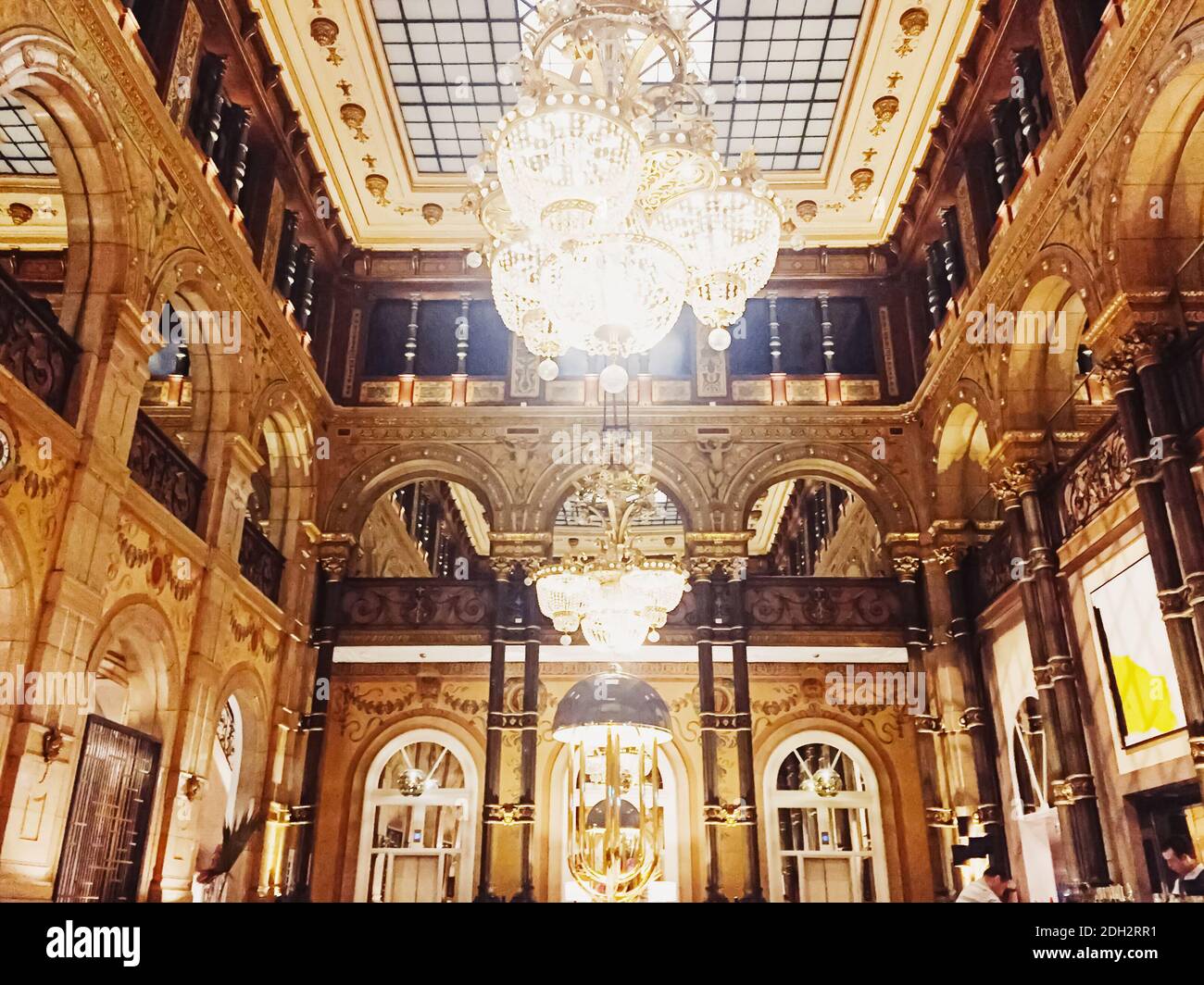 Hilton paris opera hi-res stock photography and images - Alamy